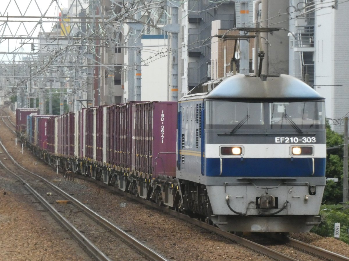 バスと鉄道が好きな人 on Twitter: "EF210-303、EF210-5 さくら夙川駅にて 貨物の長編成は迫力があってかっこいいですね！"
