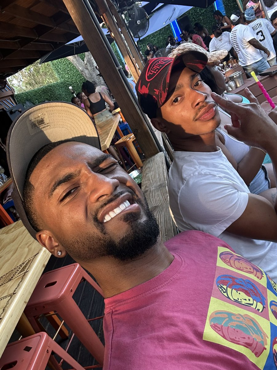 𝙍𝙄𝙀𝙇 on Twitter: "We outsideeeeeeeee…."