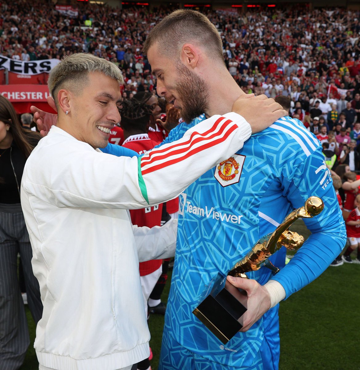 Lisandro on Twitter: "Lisandro Martínez x David De Gea 🇦🇷🇪🇸"