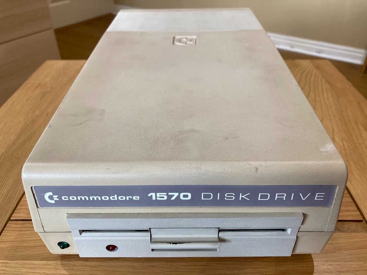 Adam Mulligan-Wilson on Twitter: "I've got some more Commodore 5.25" floppy disk drives that are ...
