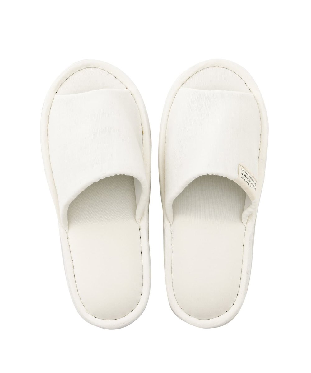 3COINSスリーコインズ【公式】 on Twitter: " NEW ⠀ 冷感トイレスリッパ 300円(税込330円) 約22.5～25.5cm 肌に触れる部分が接触冷感素材になっているので ...