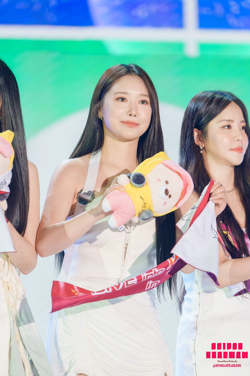 BB Girls HQ on Twitter: "BB Girls @ Dream Concert 230527 🦖 Minyoung - 2 Fan photo by ...