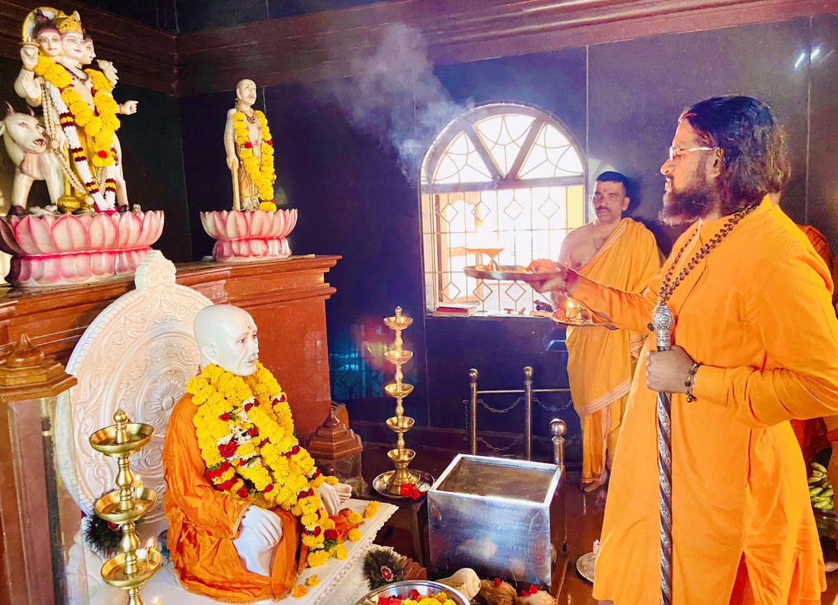 Sadguru Brahmeshanand Acharya Swamiji on Twitter: "Offered prayers at Sadguru Sadanandacharya ...