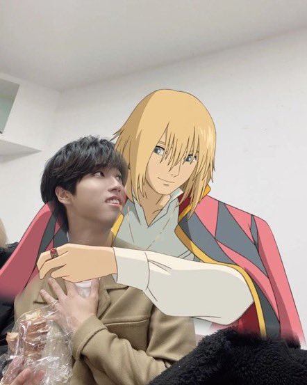 tiny han jisung 🐿 on Twitter: "iconic pic of han x howl taken by lee know 😭"