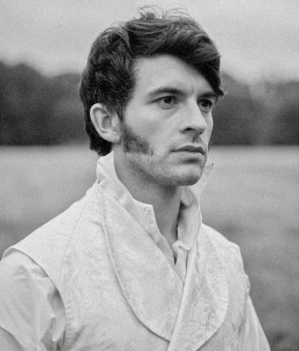 Jonathan Bailey Daily π On Twitter Beautiful Photos Of Jonny On Set