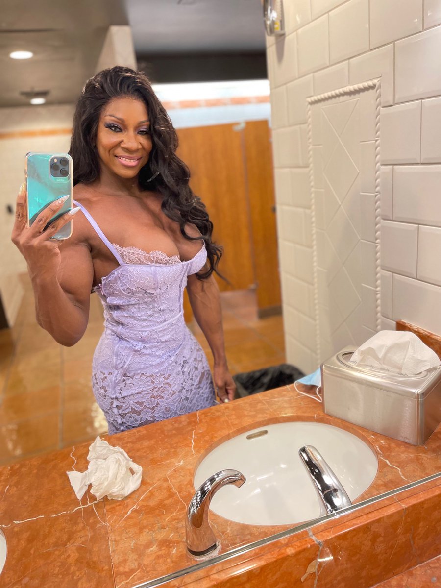 Female Muscle Fan on Twitter: "RT @themarvelousv: How’s your long weekend going?"