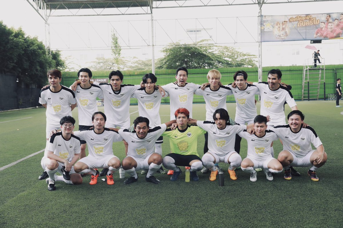 MultiverseofWar on Twitter: "RT @yinwarfamilysup: ภาพบรรยากาศงาน "โคตรยกกำลัง" CHARITY MATCH ⚽️⚽ ...