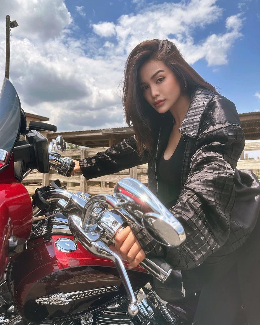 IIAMPZ📷•(ADM~EngfaDOM) on Twitter: "[Engfa Insta] ขอไปด้วยได้มุ้ยย🏍️ #อิงฟ้ามหาชน #EngfaWaraha"