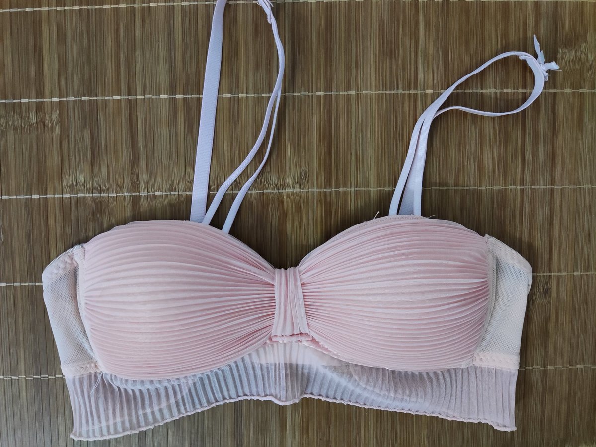 admimistration on Twitter: "y老婆的75c奶罩，y老婆要退出奶罩推广圈了，估计找了男朋友不做了，小🍠的视频她都删了，幸好机智的我提前下载保存了下来，拿着她的奶罩看着 ...