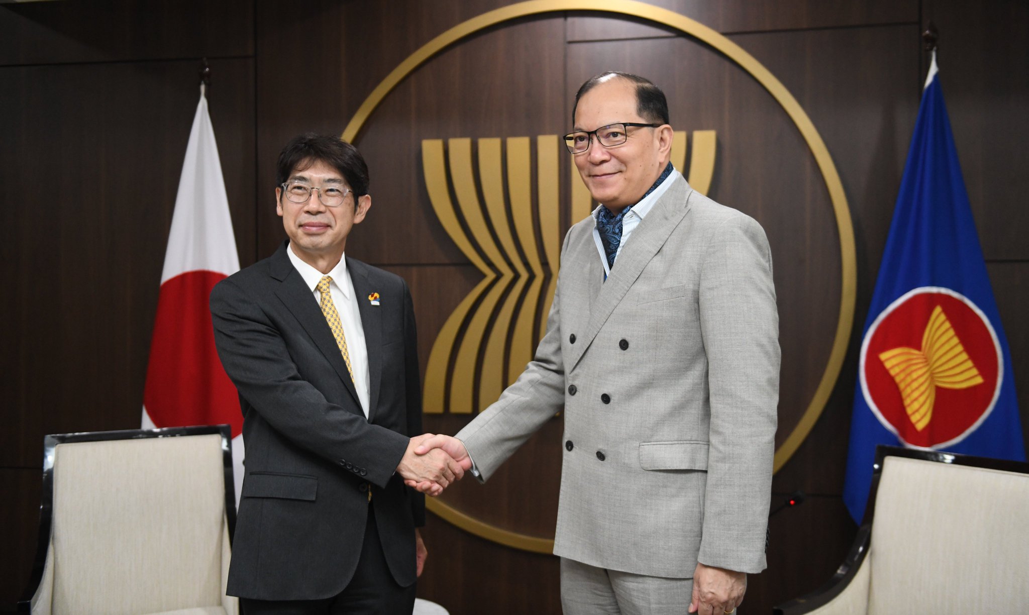 ASEAN on Twitter: "Deputy Secretary-General for ASEAN Michael Tene met with Ambassador of Japan ...