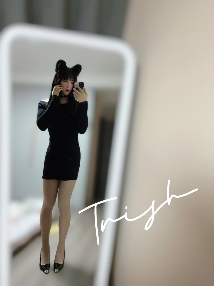 Trish on Twitter: "在家就烧一点 #zentai #femalemask #pantyhose"