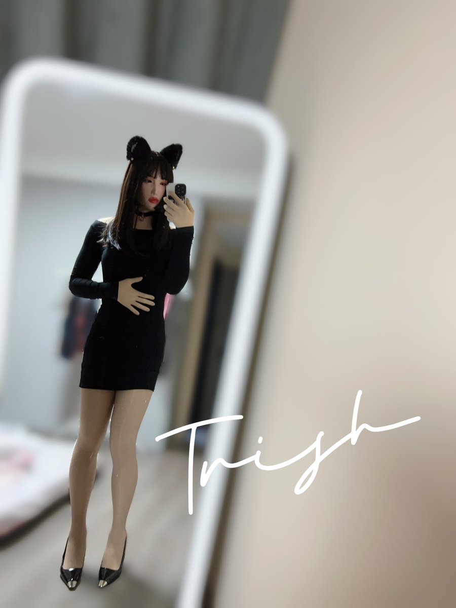 Trish on Twitter: "在家就烧一点 #zentai #femalemask #pantyhose"