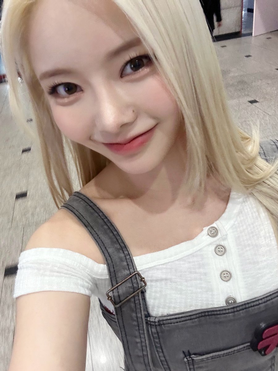 gela on Twitter: "song jakyung why are you so pretty"