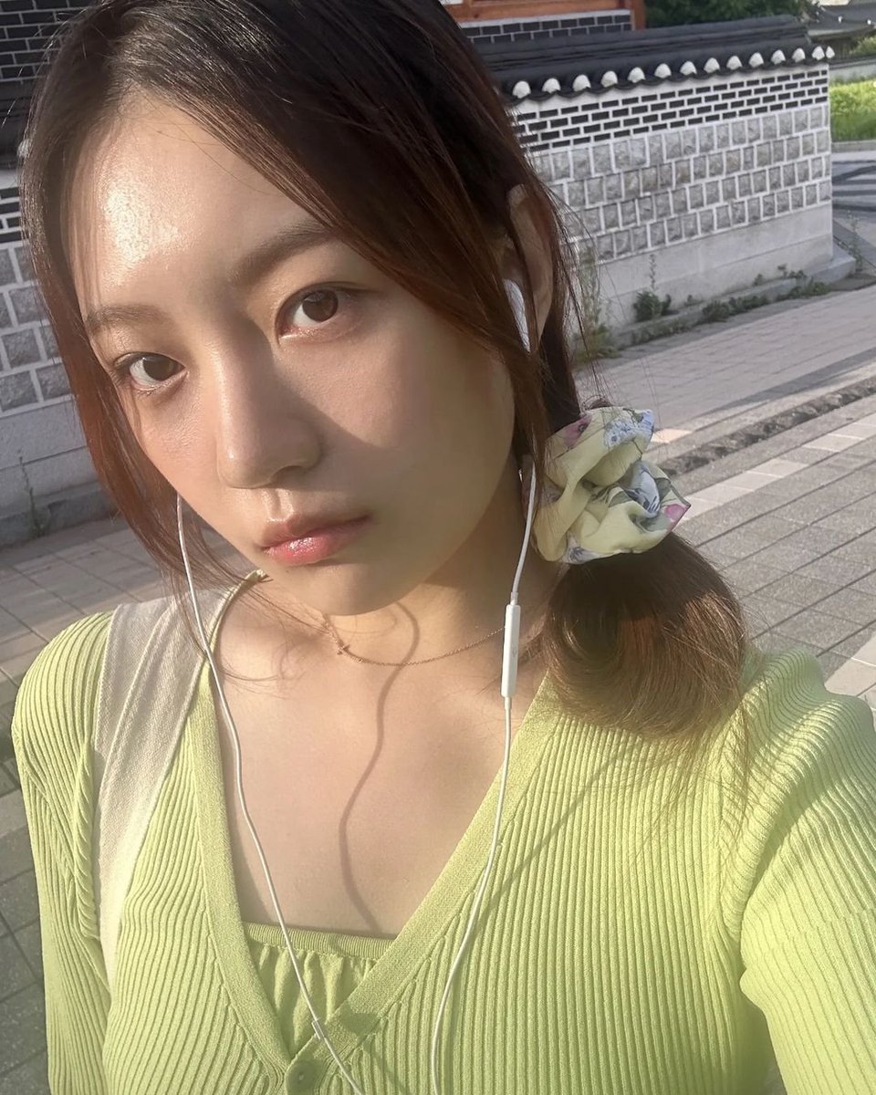 ROCKET PUNCH World 🚀 on Twitter: "[RCPC Instagram Post | Sohee] [#어서오소히] 내가 날씨의 아이라면 좋겠다🫡 🔗https ...