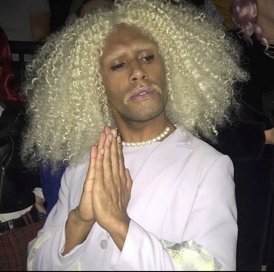 Api On Twitter Blonde Bimbo