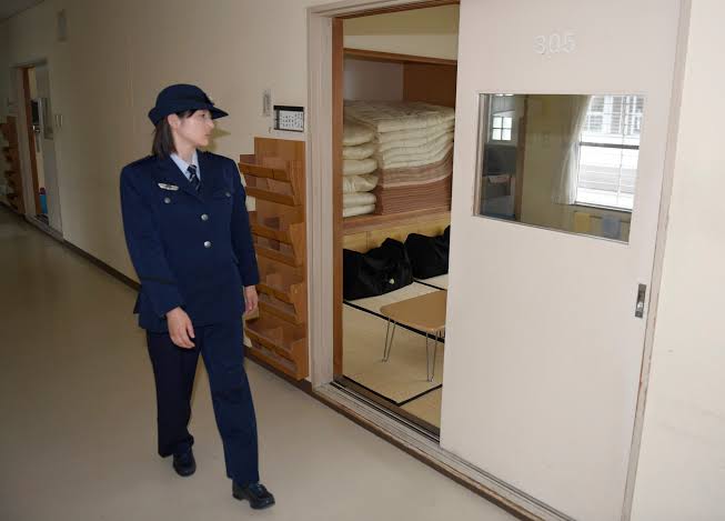 はるか On Twitter Rt 2kfmifzp0dfdxkr 凶悪な女性犯罪者達を教育してくれている女性刑務官には、感謝しかないです。今も刑務所の中で受刑者達と向き合い教育や指導