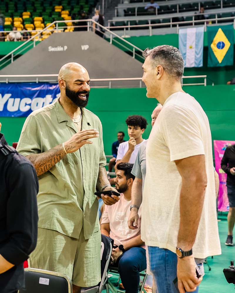 David Hein on Twitter: "This was probably a very cool moment for Carlos Boozer and Luis Scola ...