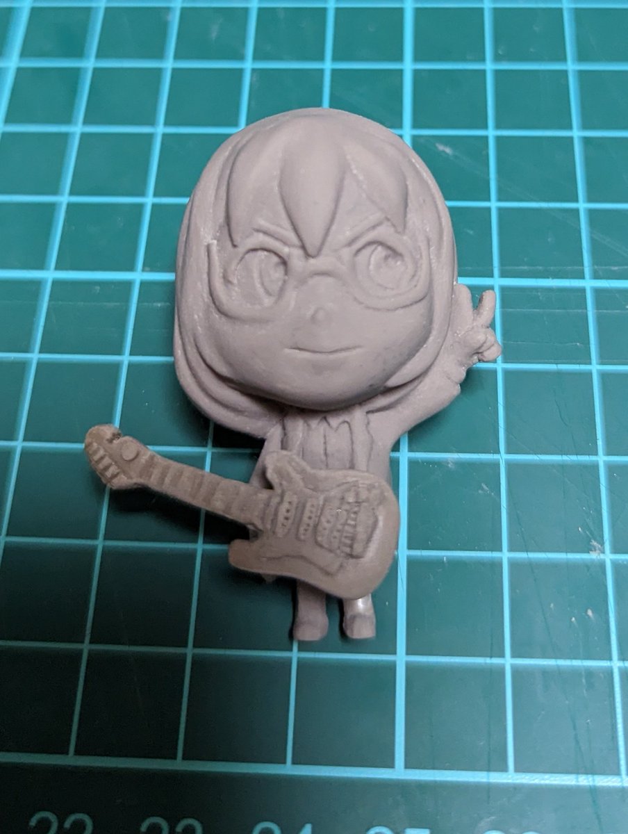 らむね 岡お絵描き芸人 On Twitter 造形始めて明日で2年が経ちます。 先日複製に手を出しまして、現在 シオリエクスペリエンス の本田紫織先生をキーホルダーにする為に複製