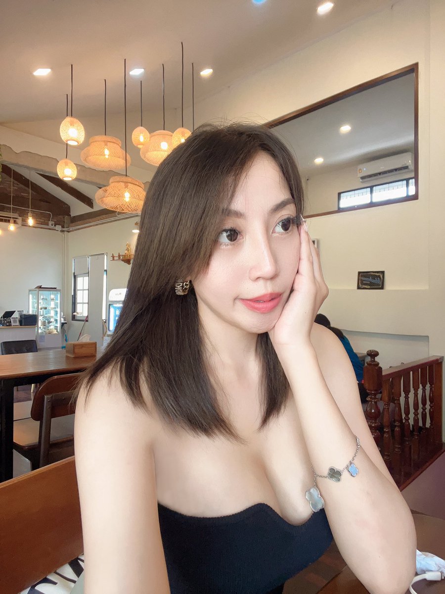 Zand on Twitter: "สวย ด้วย โสด ด้วยจ้า 🫣 #แคปชั่นกวนตีน #แคปชั่นน่ารัก #ใหม่ดาวิกา #แคปชั่นอ่อย ...