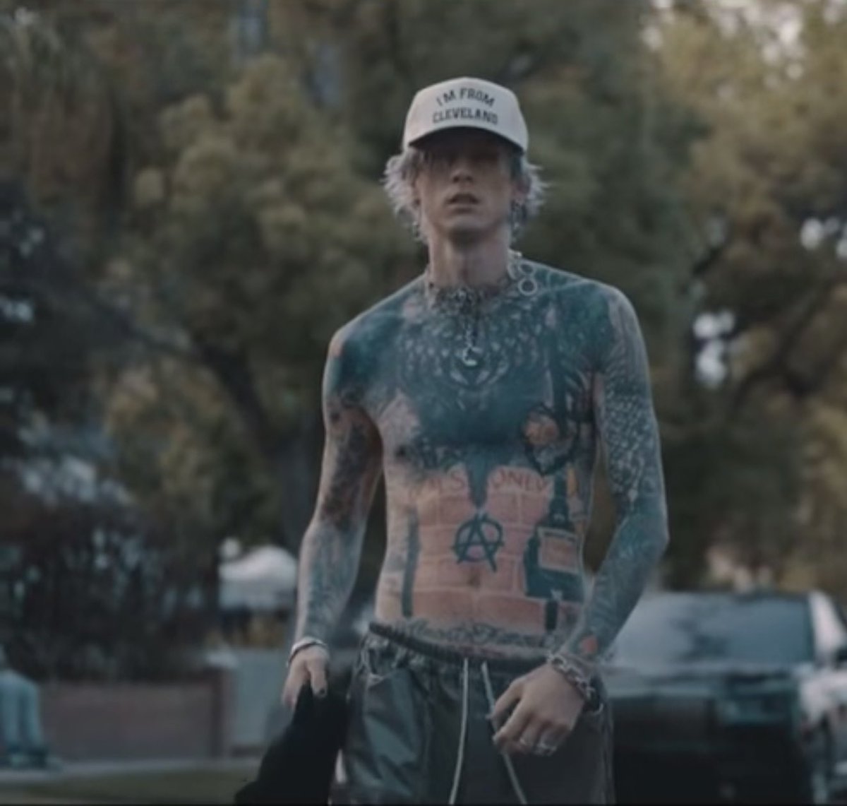 Mgk Shirtless Tumblr