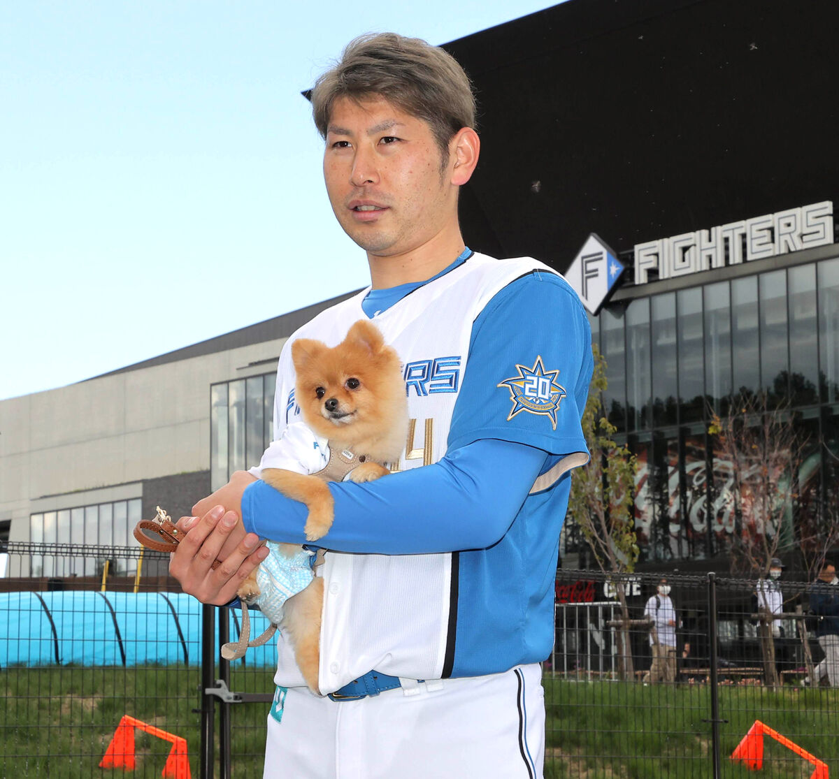 スポーツ報知 プロ野球取材班 On Twitter 【 日本ハム 】加藤貴之が愛犬とサプライズ登場「皆さんも犬を連れて楽しんで」新球場にドッグランopen 北海道日本ハムファイターズ