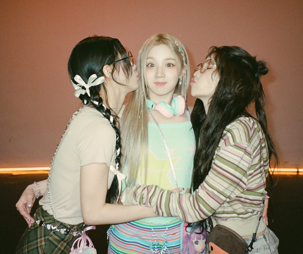 ʚïɞ soyeon’s gf (real) ♤ on Twitter: "i call this the gidle loser line they’re just so loser coded"