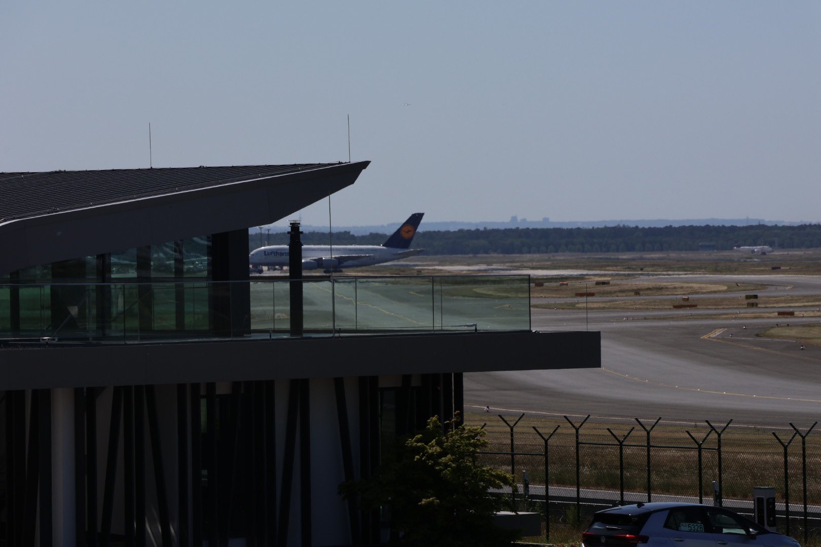 Flightradar24 on Twitter: "Airbus A380 D-AIMM is back in the air for @lufthansa crew training ...