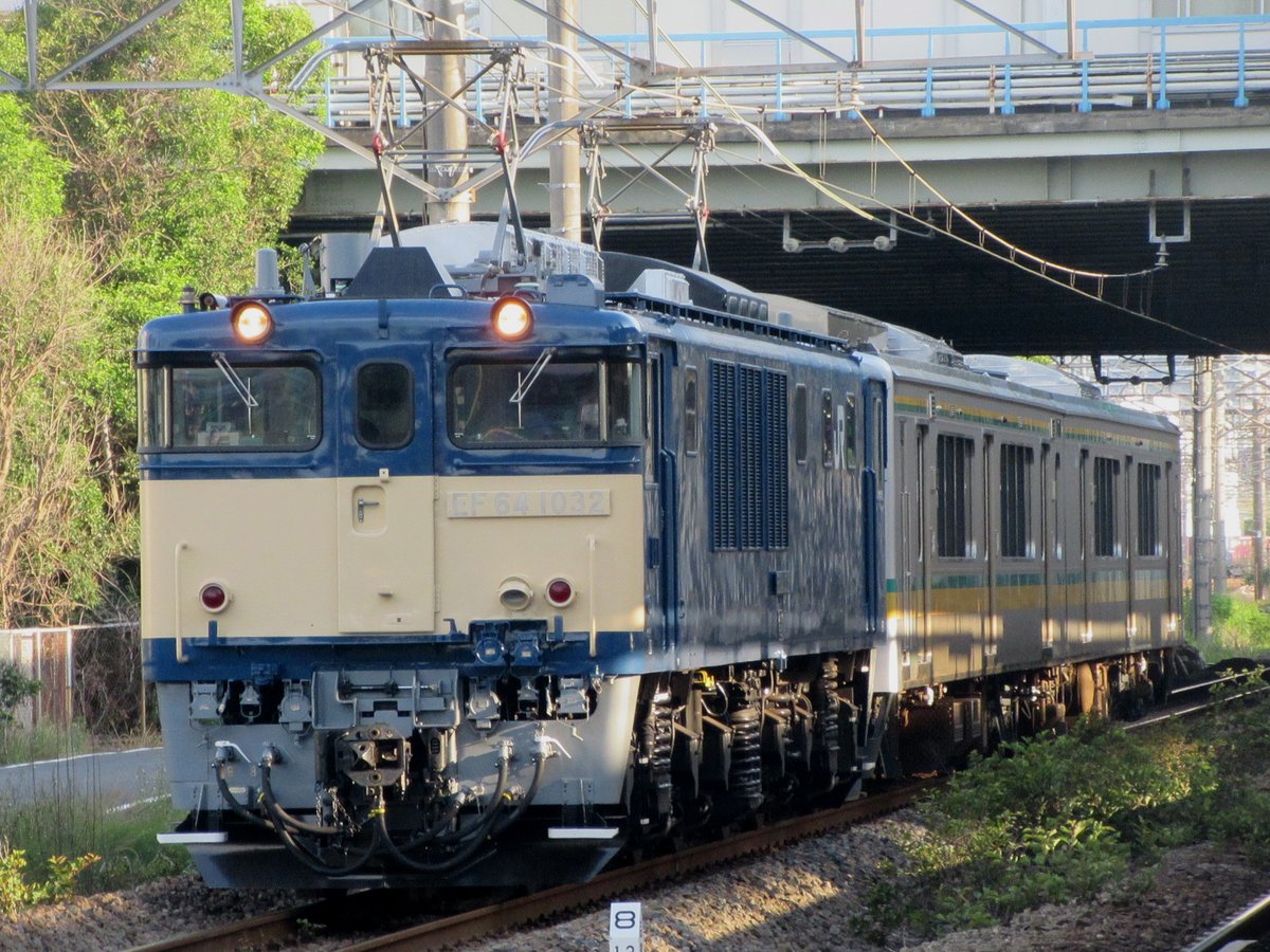 東海道貨物 on Twitter: "2023.6.1 配9845レ E127系中原転属に伴うNN出場配給 EF64 1032[新潟]+E127系 横ﾅﾊ V1編成 ついに神奈川に127がやっ ...