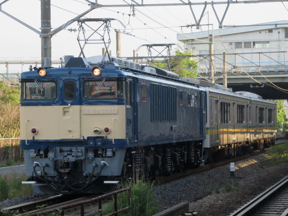 東海道貨物 on Twitter: "2023.6.1 配9845レ E127系中原転属に伴うNN出場配給 EF64 1032[新潟]+E127系 横ﾅﾊ V1編成 ついに神奈川に127がやっ ...