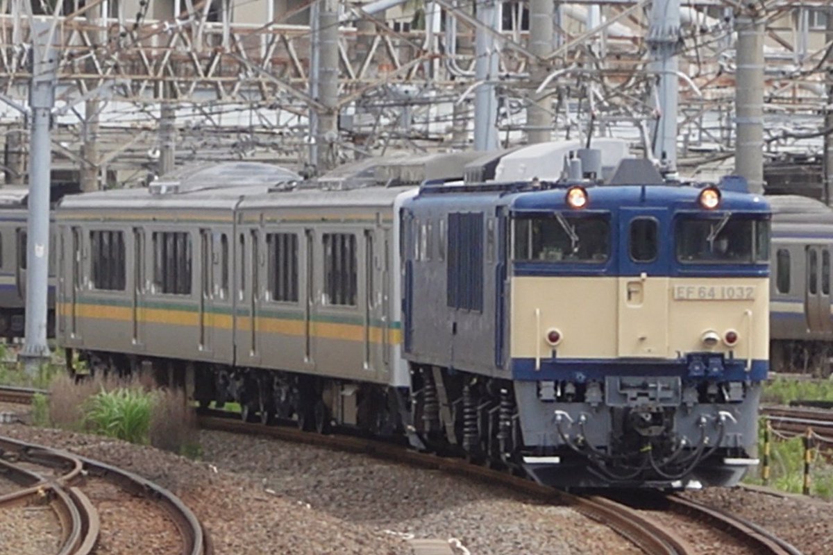 横浜Railway on Twitter: "2023/6/1 NN出場配給 EF64-1032+E127系0番台V1編成"