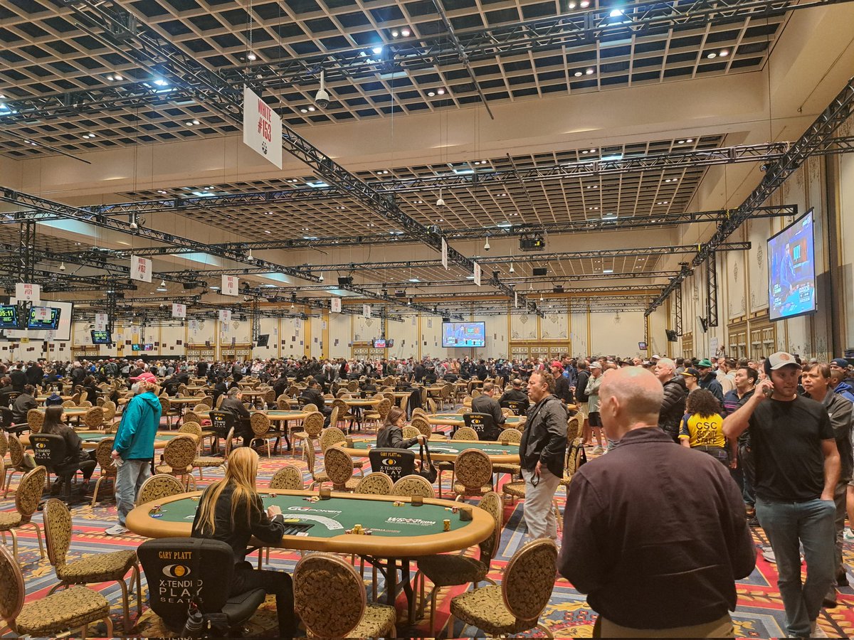 LV Cabbie Chronicles on Twitter: "First day in the box at #WSOP. Three downs so far. One misdeal ...