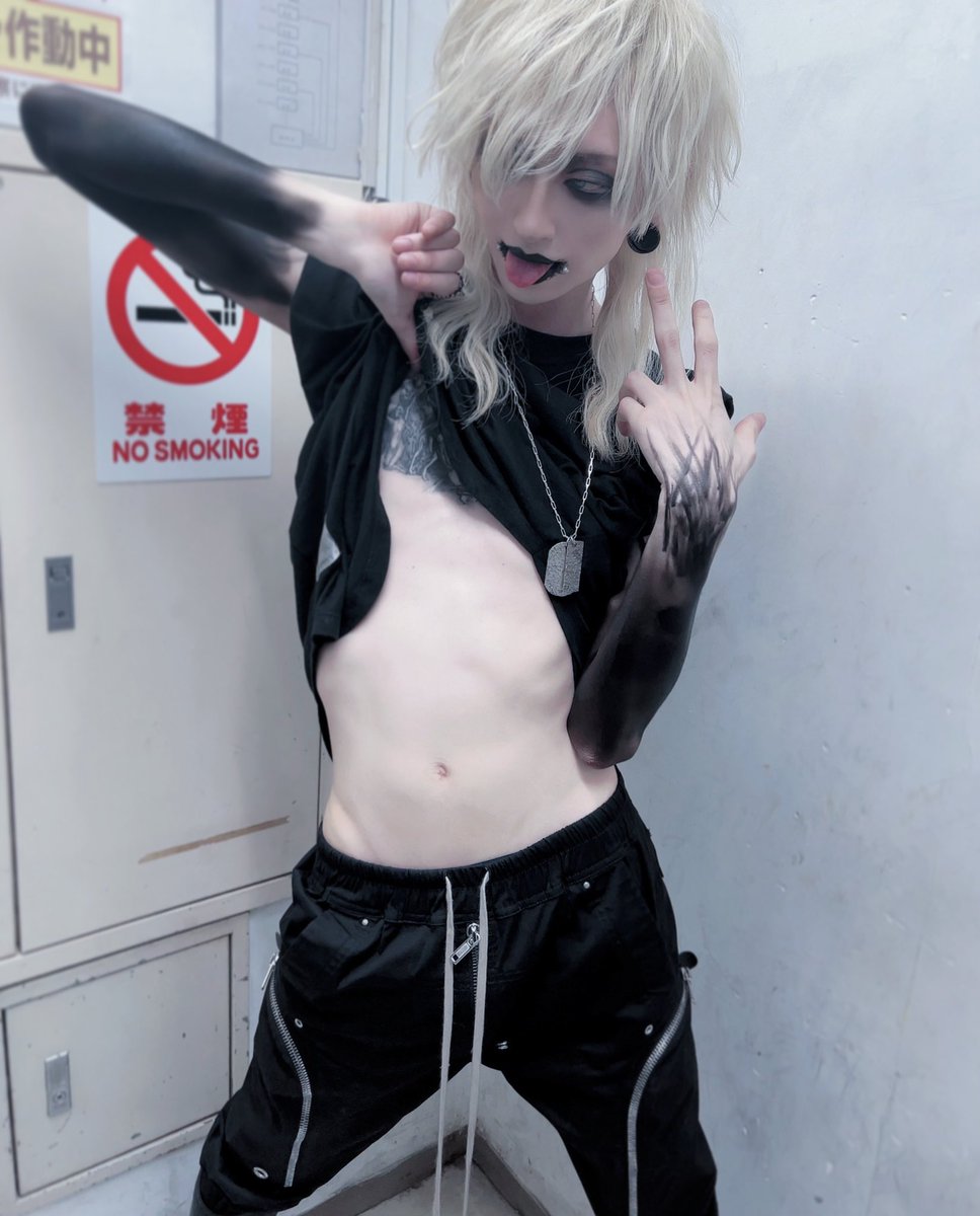 NINTH IN PLUTO 艶-EN- on Twitter: "#同一人物とは思えない画像を貼れ あんま変わんないか"