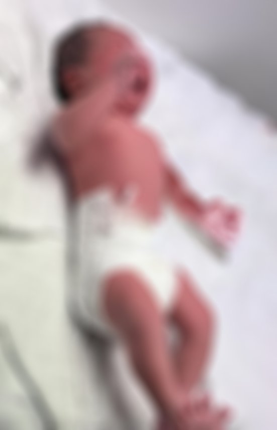 cummycucky on Twitter: "3.2kg，母女平安。折腾了一夜，辛苦露宝了，头一次注意到刚出生的宝宝就有头发了 https://t.co/wzXcsNuMHZ" / Twitter