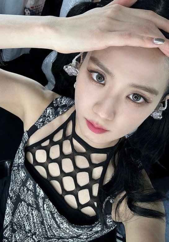 𝘑𝘐𝘚𝘖𝘖 𝘊𝘏𝘈𝘙𝘛𝘚2 on Twitter: "[NAVER] Let's reach at least 70 reactions! https://naver.me/GxRHgfdb ...