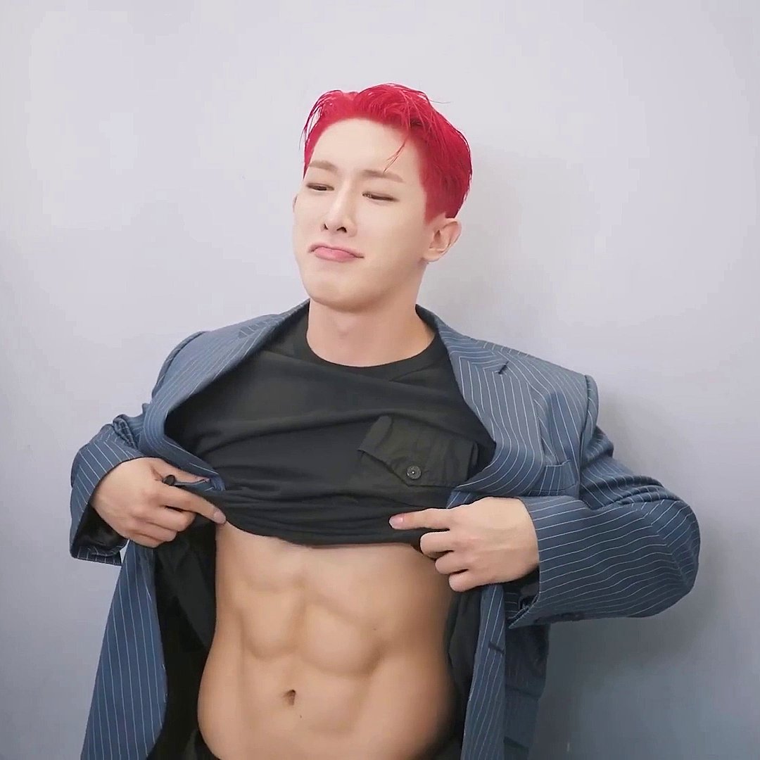 Wonho Gifs & Pics Fan account on Twitter: "220629 YouTube: ohhoho 😎 #원호 #WONHO @official__wonho"