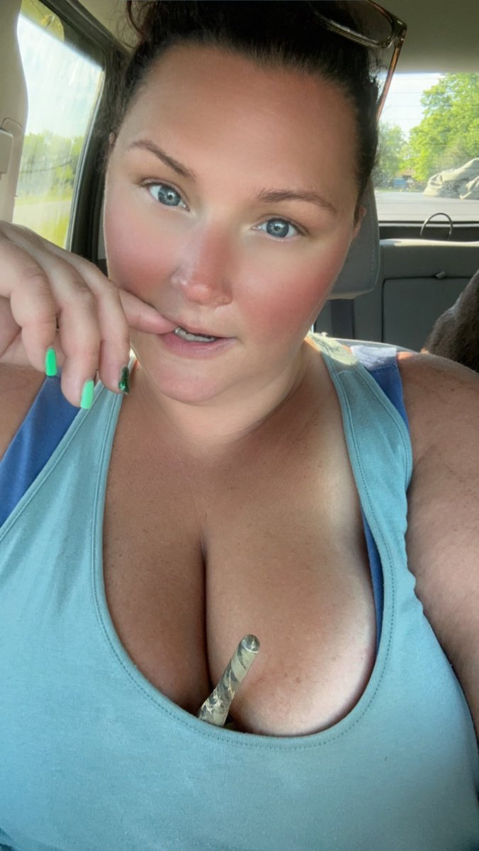 FeetMemez (MALE OWNER) on Twitter: "RT @Goddess__Ally: