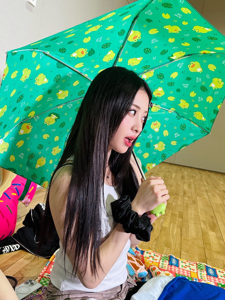 yunjin pics on Twitter: "RT @huhyunjinpics: Yunjin weverse update"