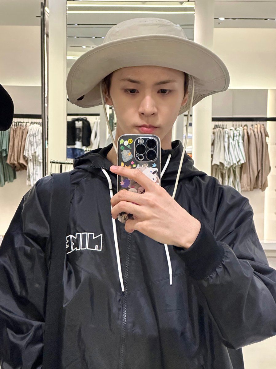 ᴷᴬᴿᴸᴵᴮᴬᵁ 𓃠 on Twitter: "RT @BAE173_member: [#유준] 😋💕 #BAE173 #비에이이173 #YOOJUN"