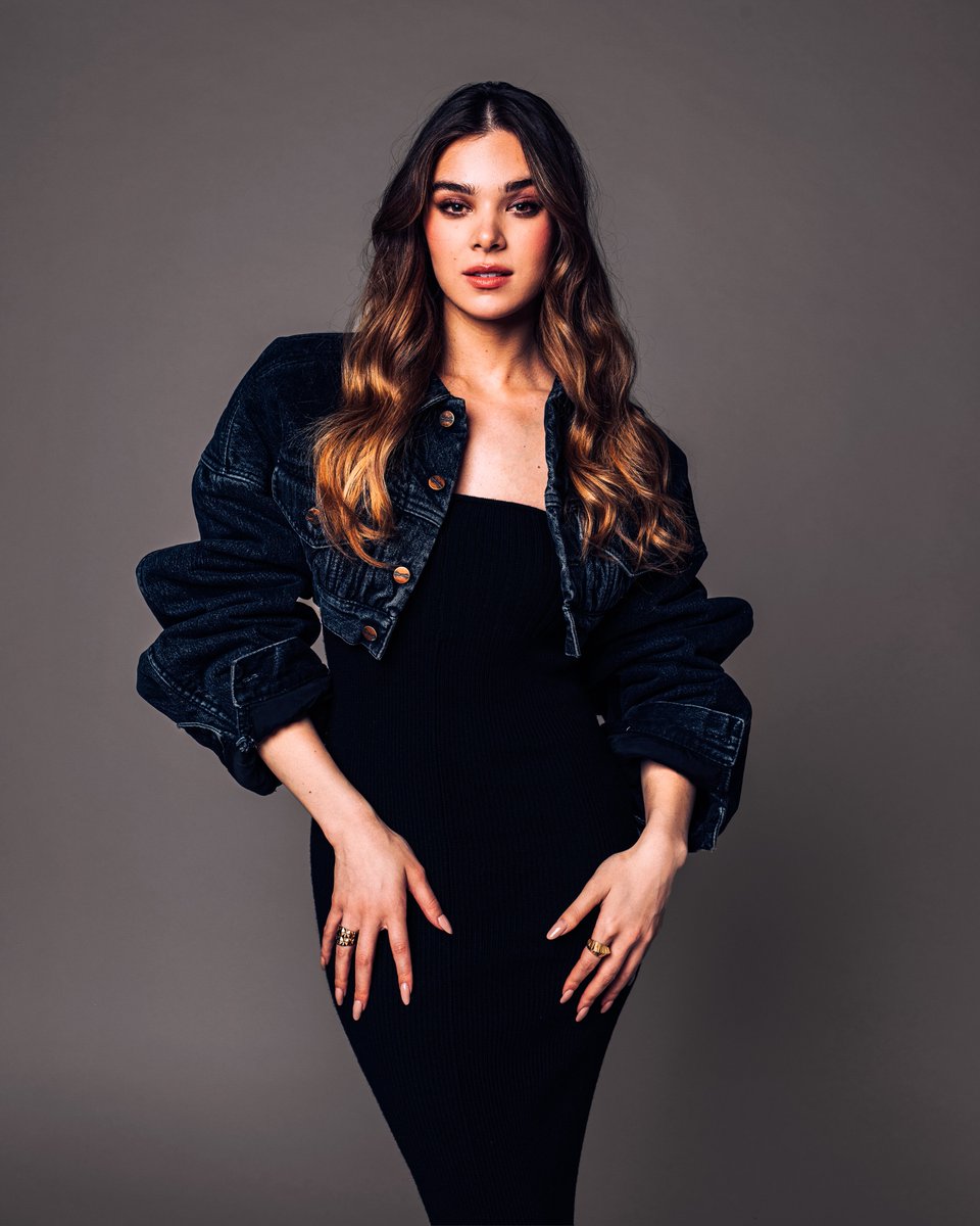 Nora Dominick on Twitter: "just dropping these photos from buzzfeed's photoshoot with hailee ...