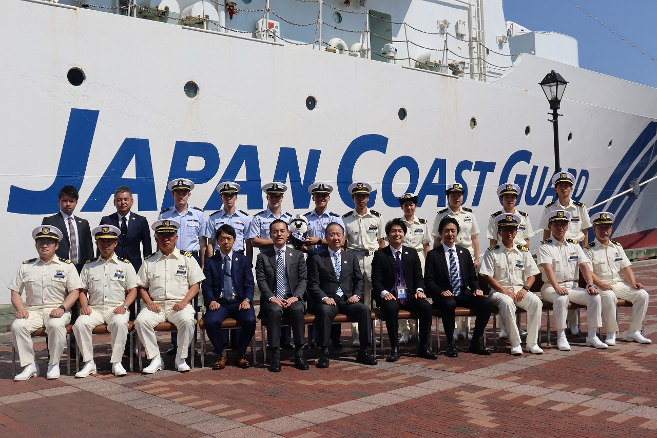 Japan Embassy DC🌸 on Twitter: "During my visit to the @JCG_koho vessel Kojima berthed in ...