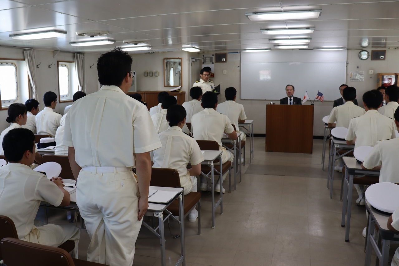 Japan Embassy DC🌸 on Twitter: "During my visit to the @JCG_koho vessel Kojima berthed in ...