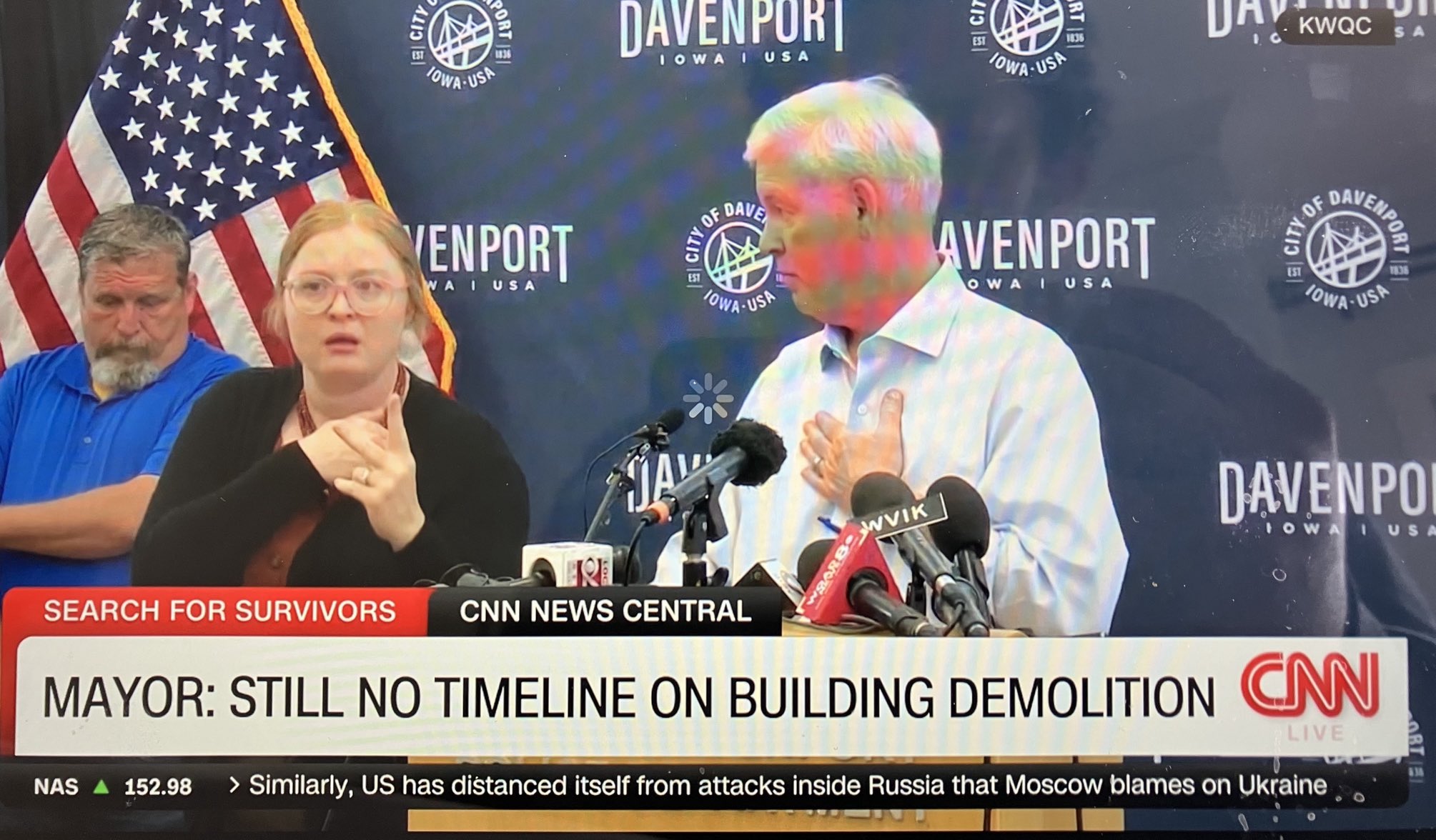 Sasha Issenberg on Twitter: "CNN’s new graphics look like they come from the fake news broadcast ...