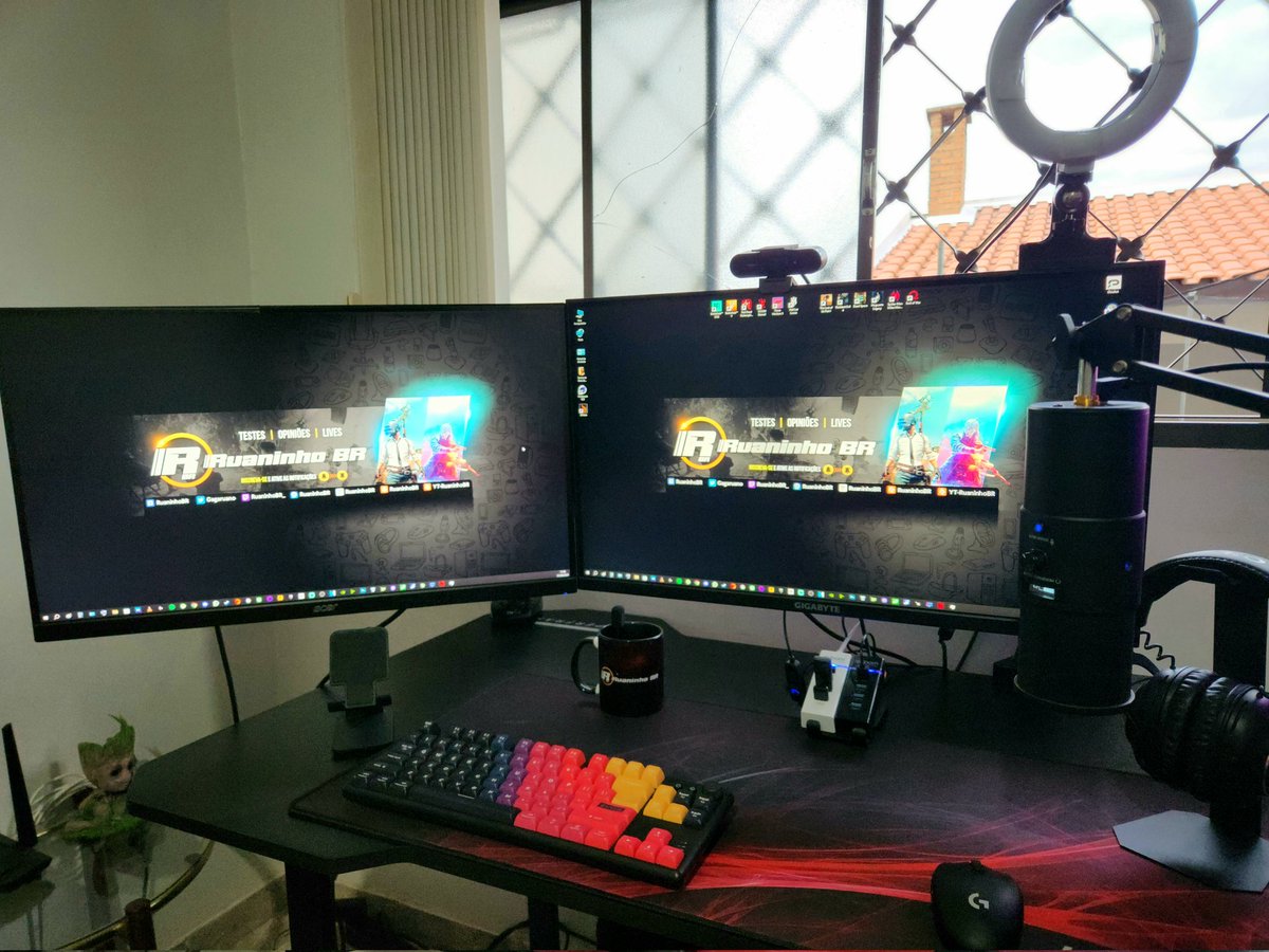 RuaninhoBR (Gabriel Ruano) on Twitter: "Algumas fotos atuais do setup, ainda tentando organizar ...