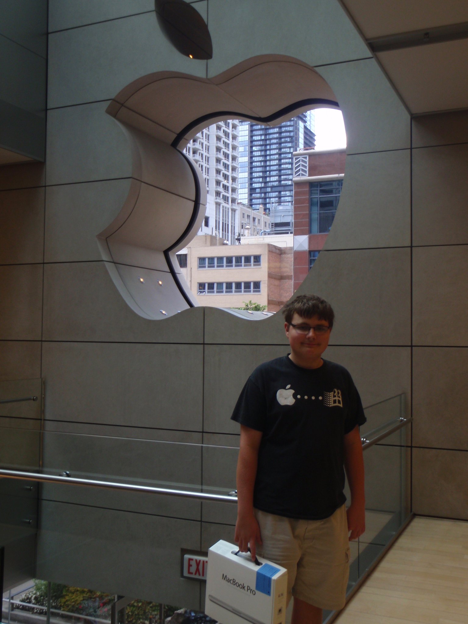 Computer Clan on Twitter: "I'm surprised this Apple Store was allowed to install Windows® (P.S ...