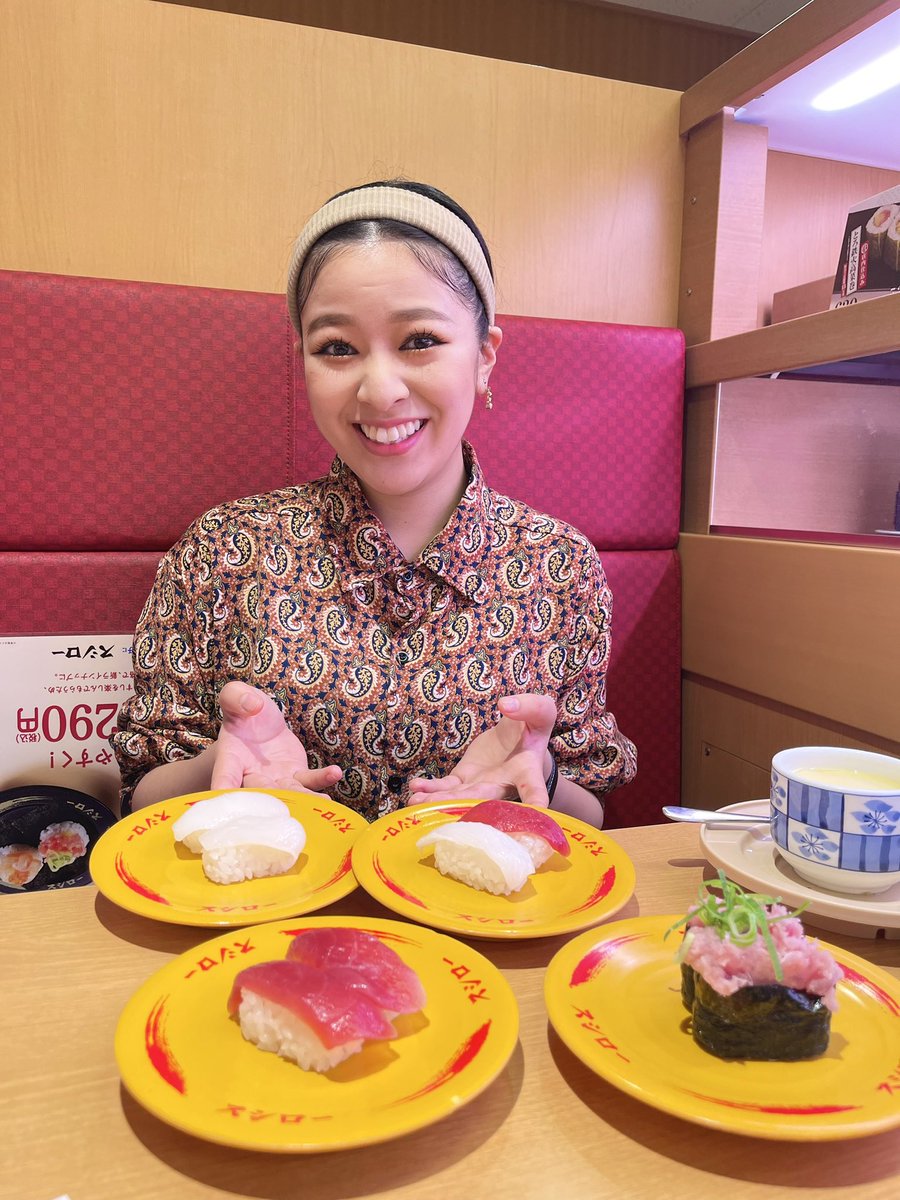 谷川友梨(吉本新喜劇) On Twitter 今日のお昼は、大黒笑けいけい君と小林ゆうちゃんとスシローへ🍣 私は穴子しか頼まないし、大黒君は鉄火巻きしか食べないし、変な先輩2人に連れて来