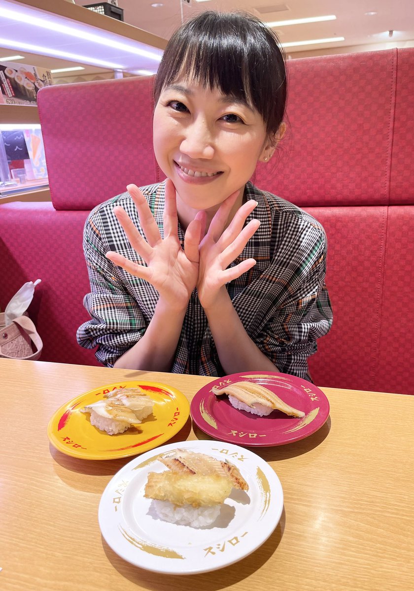 谷川友梨(吉本新喜劇) On Twitter 今日のお昼は、大黒笑けいけい君と小林ゆうちゃんとスシローへ🍣 私は穴子しか頼まないし、大黒君は鉄火巻きしか食べないし、変な先輩2人に連れて来