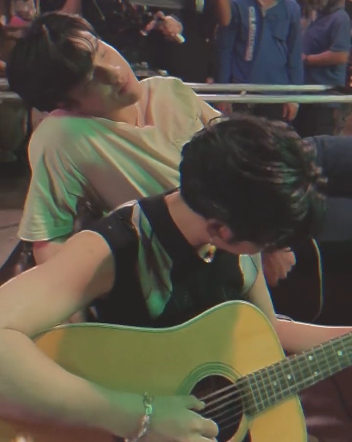 bim💫 on Twitter: "who said that we can't see neolouis moment again? we still have p'ploy for ...