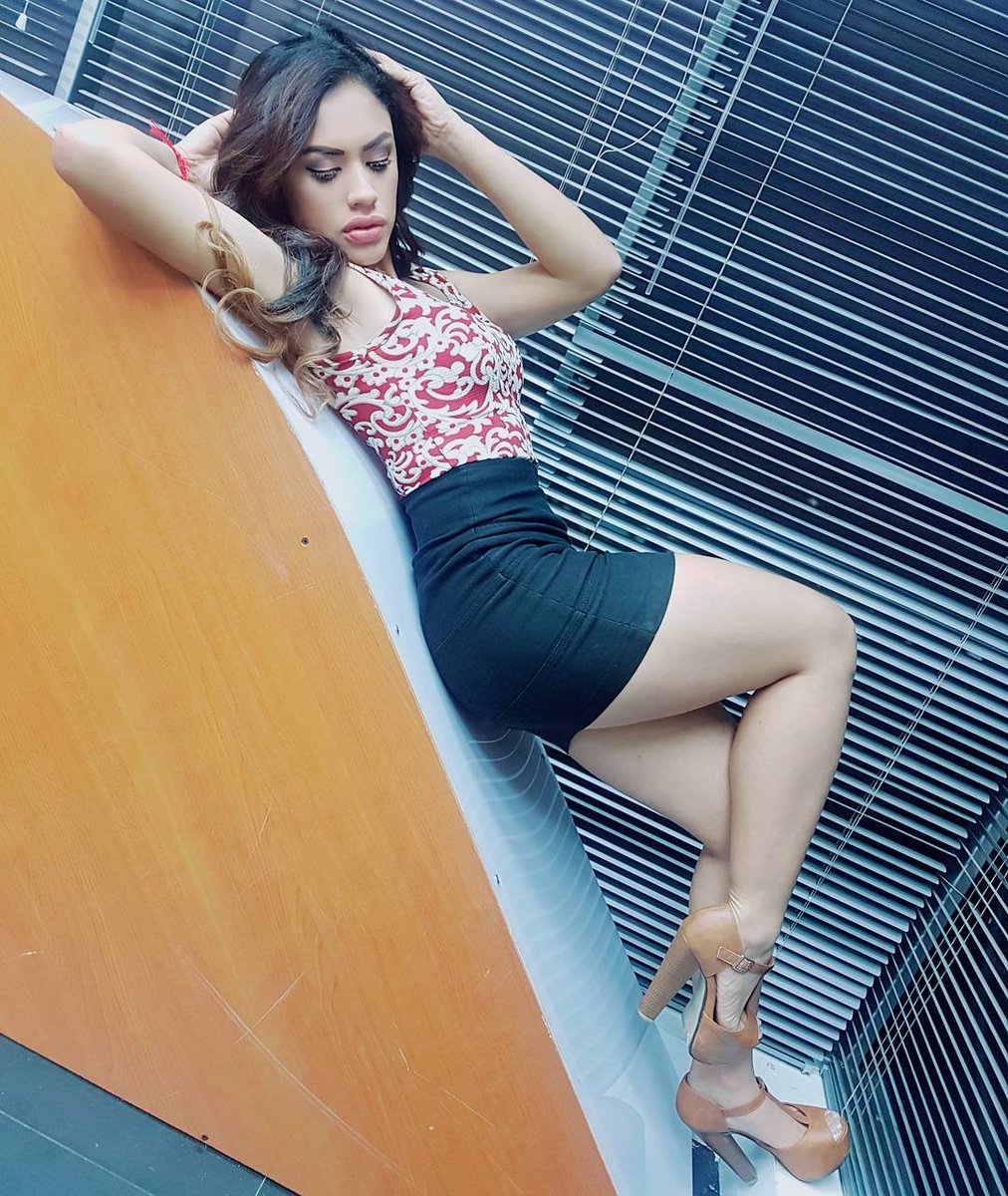 Sexy Vestidos 470K on Twitter: "La Puti de la tv 📺"