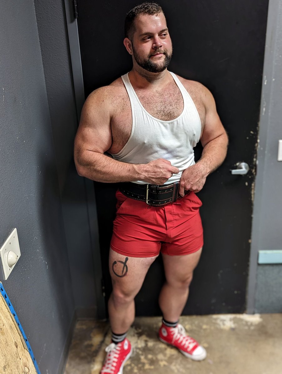 Show Us What You Got! on Twitter: "Feeling cute and beefy after a grueling back day with the ...