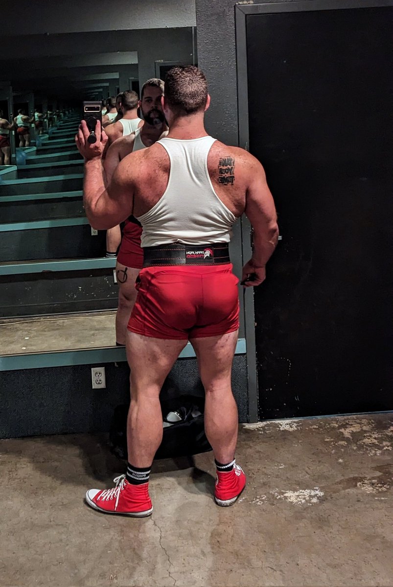Show Us What You Got! on Twitter: "Feeling cute and beefy after a grueling back day with the ...